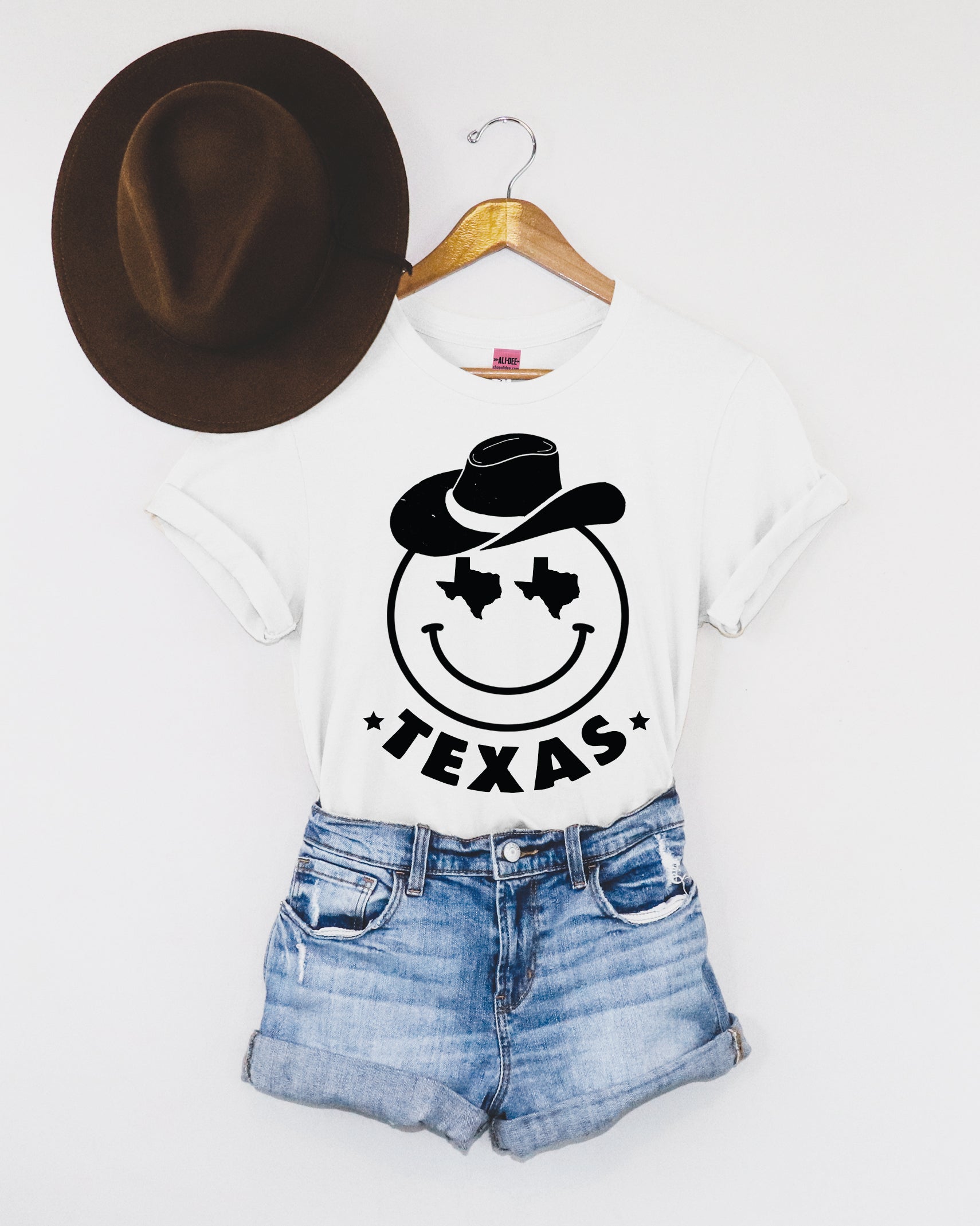 Texas Howdy Smiley Graphic Tee - White – Ali Dee Wholesale